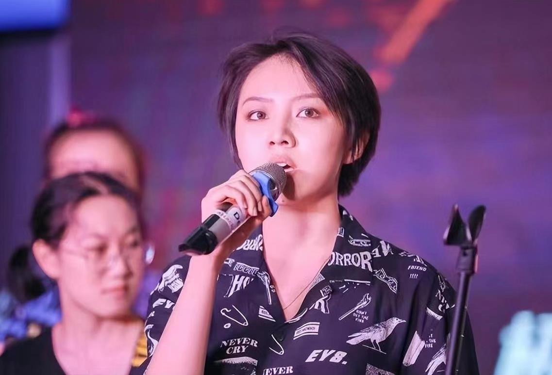 Lin Miaoke appeared in Beijing Film Academy, and Zhang Yimou's life was ...