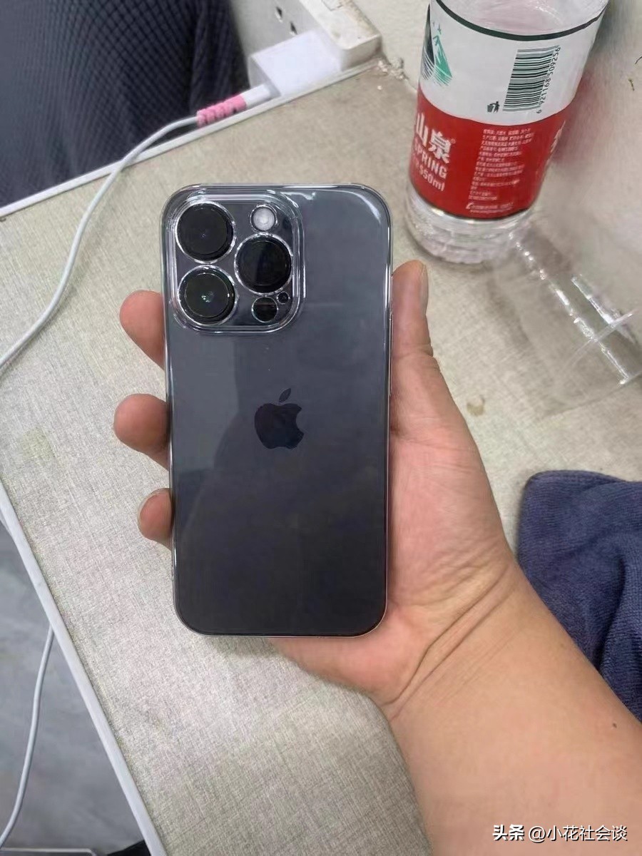 Bipolar battlefield: Showdown between Huawei Mate60 Pro and iPhone14 Pro - iMedia