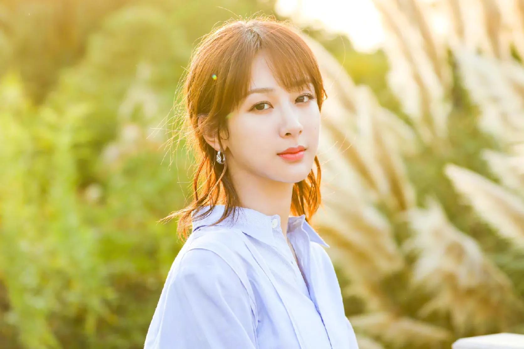 Gong Jun Zhao Lusi Yu Shuxin Yang Zi Wang Zixuan Yuan Bingyan Hu Ge Wu ...