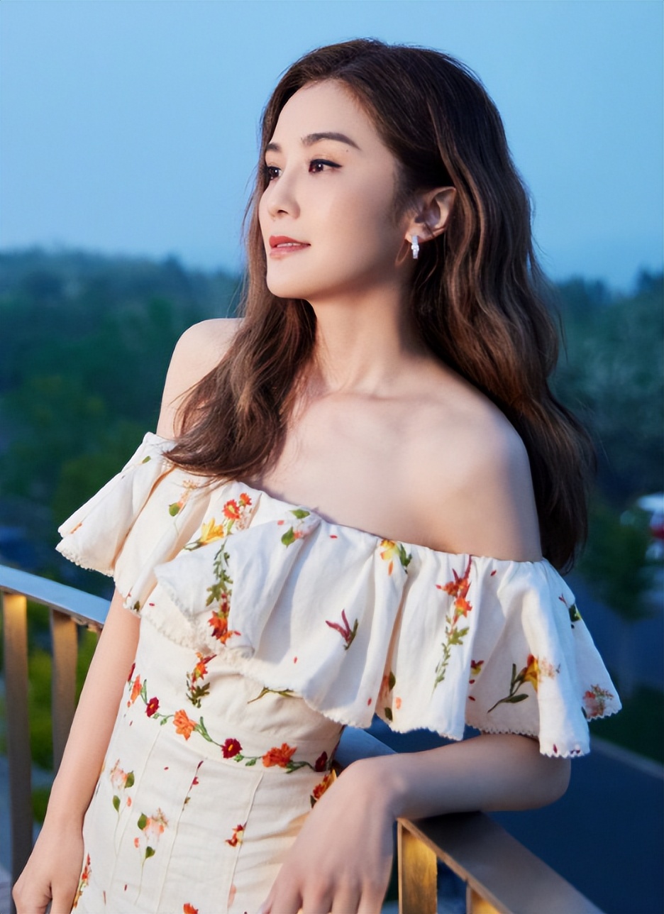 Charlene Choi perfect strapless outfit - iMedia