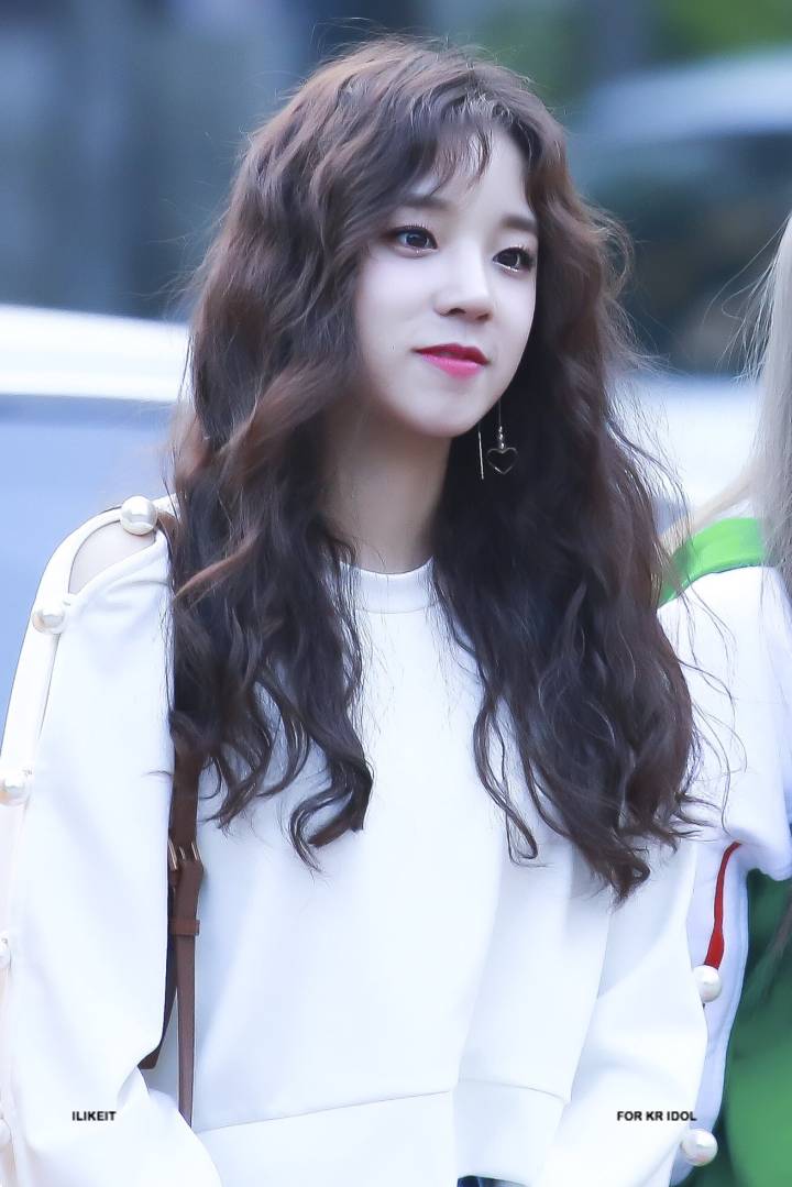 Listen to people's persuasion to eat enough, Song Yuqi's idol really ...