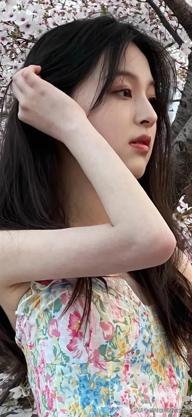 Gu Yuhan·Photobook - iNEWS