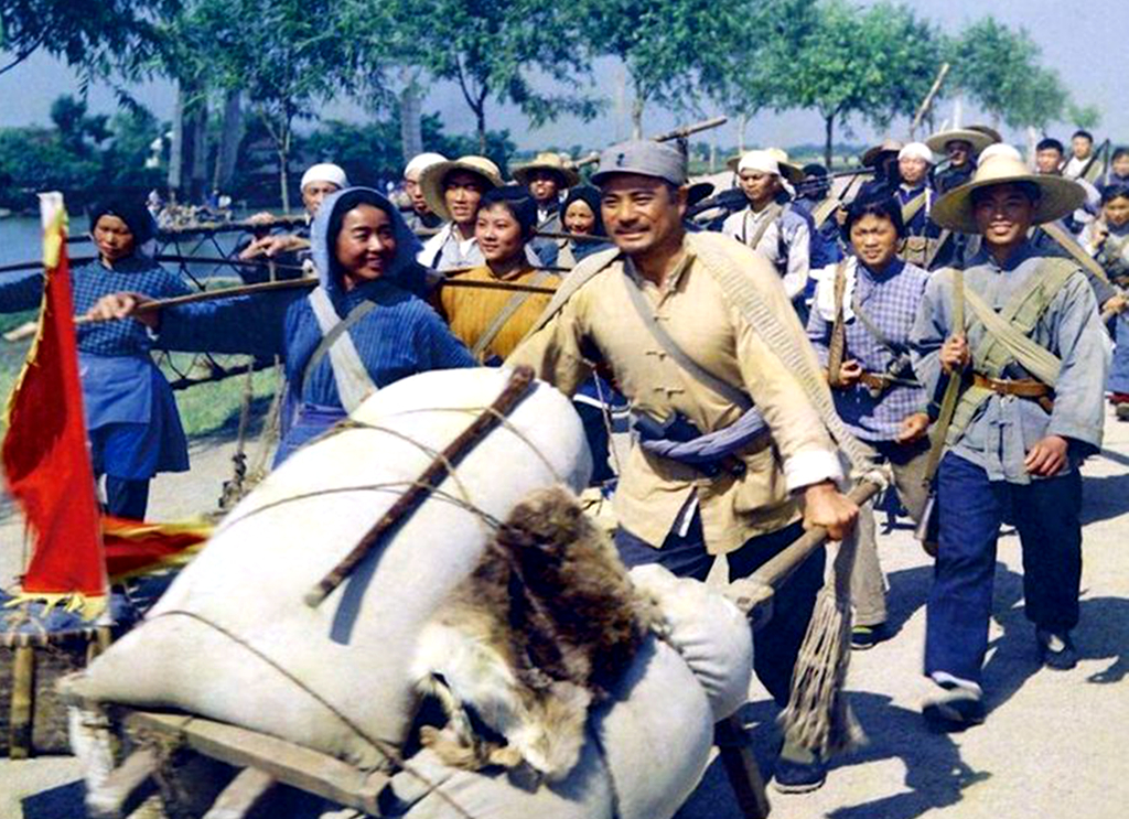 Long shadow actress Lu Yalin, starring in "Rolling Wheels" and "Band of ...