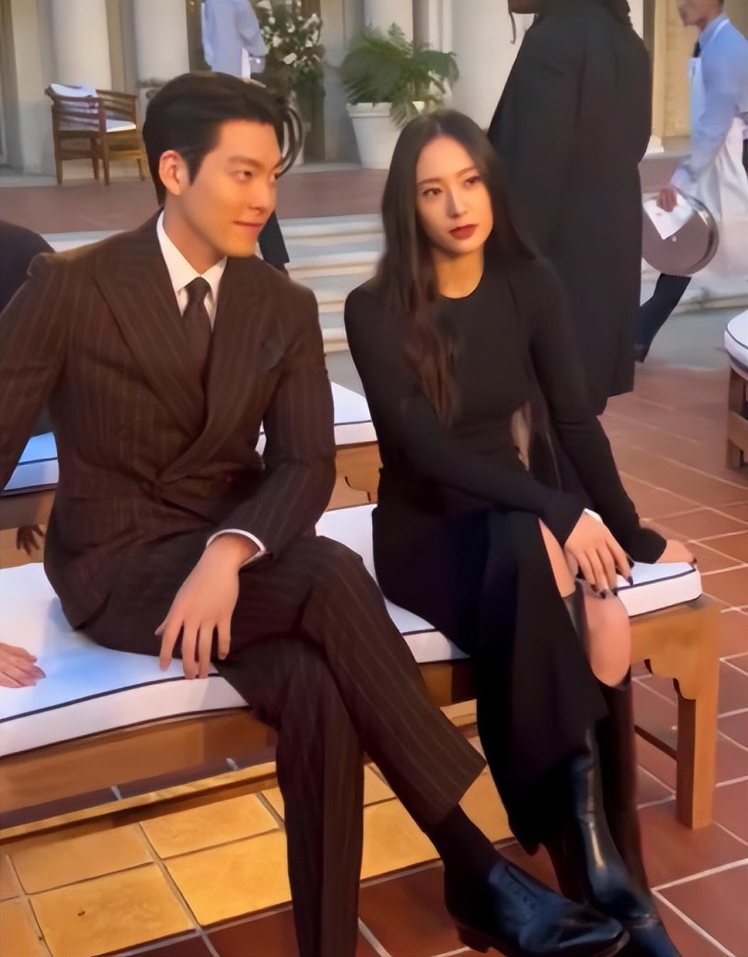 Zheng Xiujing and Jin Yubin are in the same frame to watch Xiu Chao ...