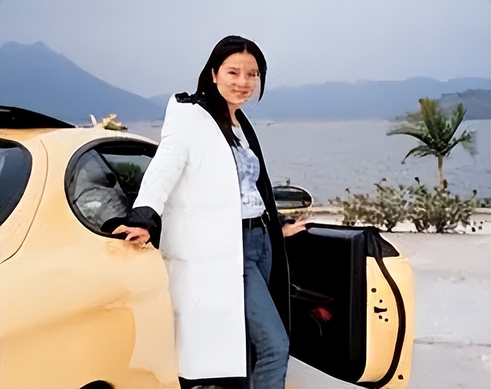 Sun Ying: Married teacher Liu Shikun at the age of 41, gave birth to a daughter for her 81-year ...