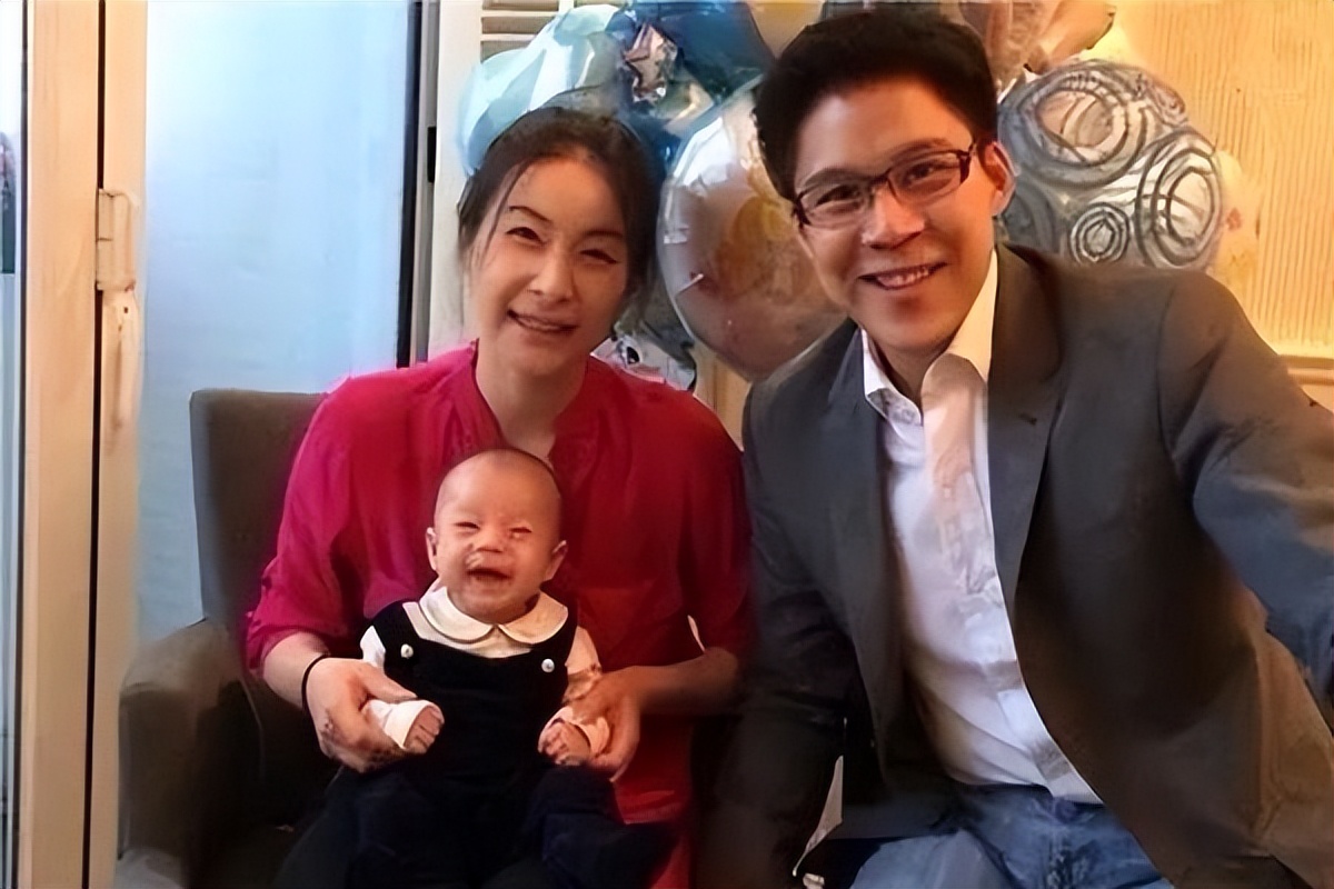 Huo Qigang brought his son to worship Huo Yingdong, and Guo Jingjing ...