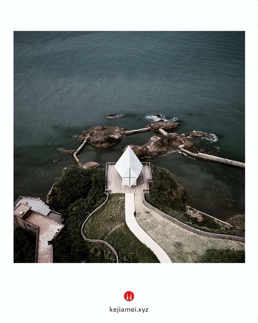 There is a cliff church on Jiming Island in Weihai, so many couples ...