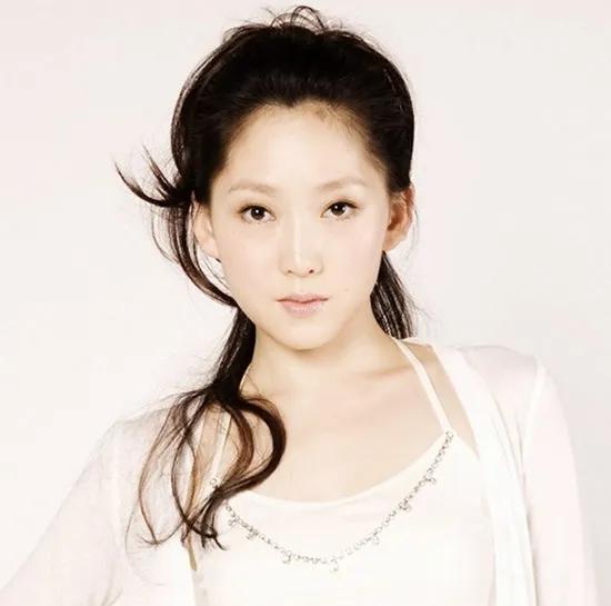 Beautiful pictures of Cao Xinyue - iNEWS