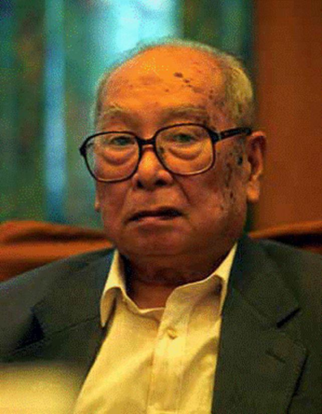In 1976, Wang Hongwen asked Ye Fei to write a self-criticism. Ye Fei ...