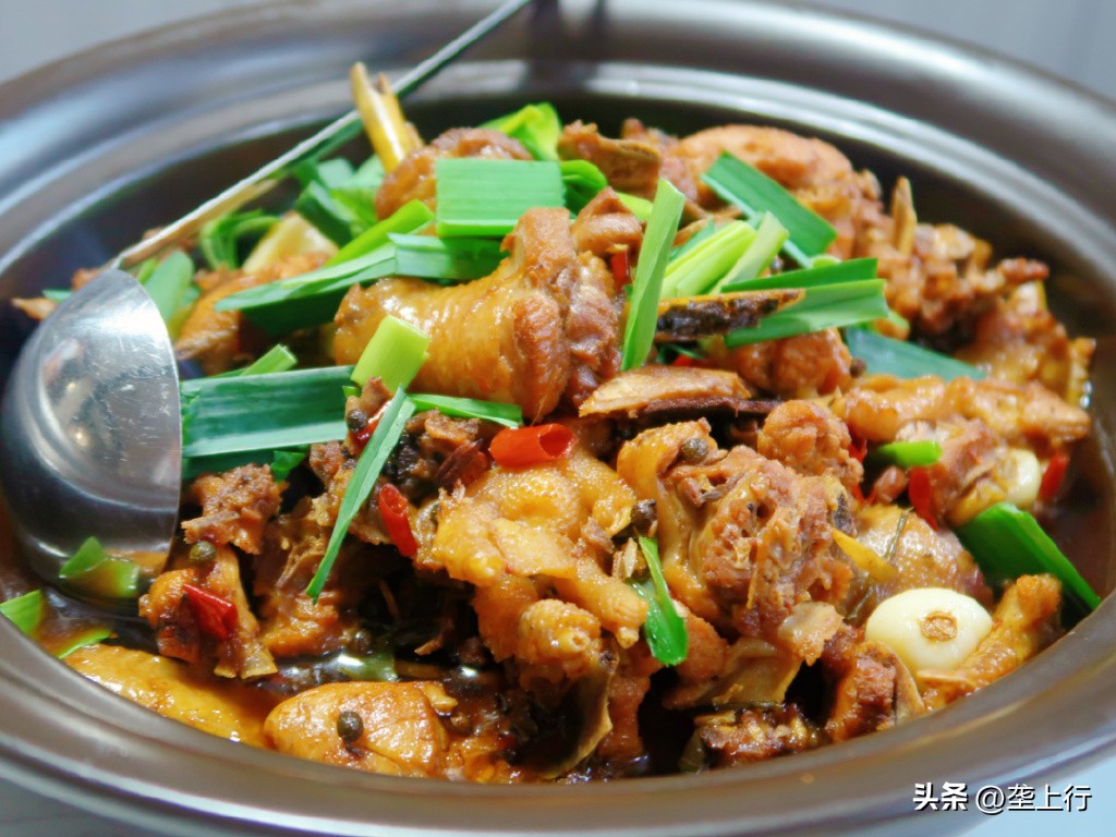 A pot of pine chicken and a side of water and soil - iNEWS