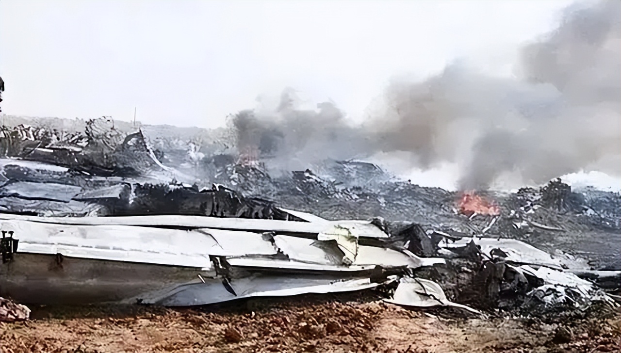 Return to the 1992 Guilin Air Crash: Boeing 737 crashed in an inverted ...