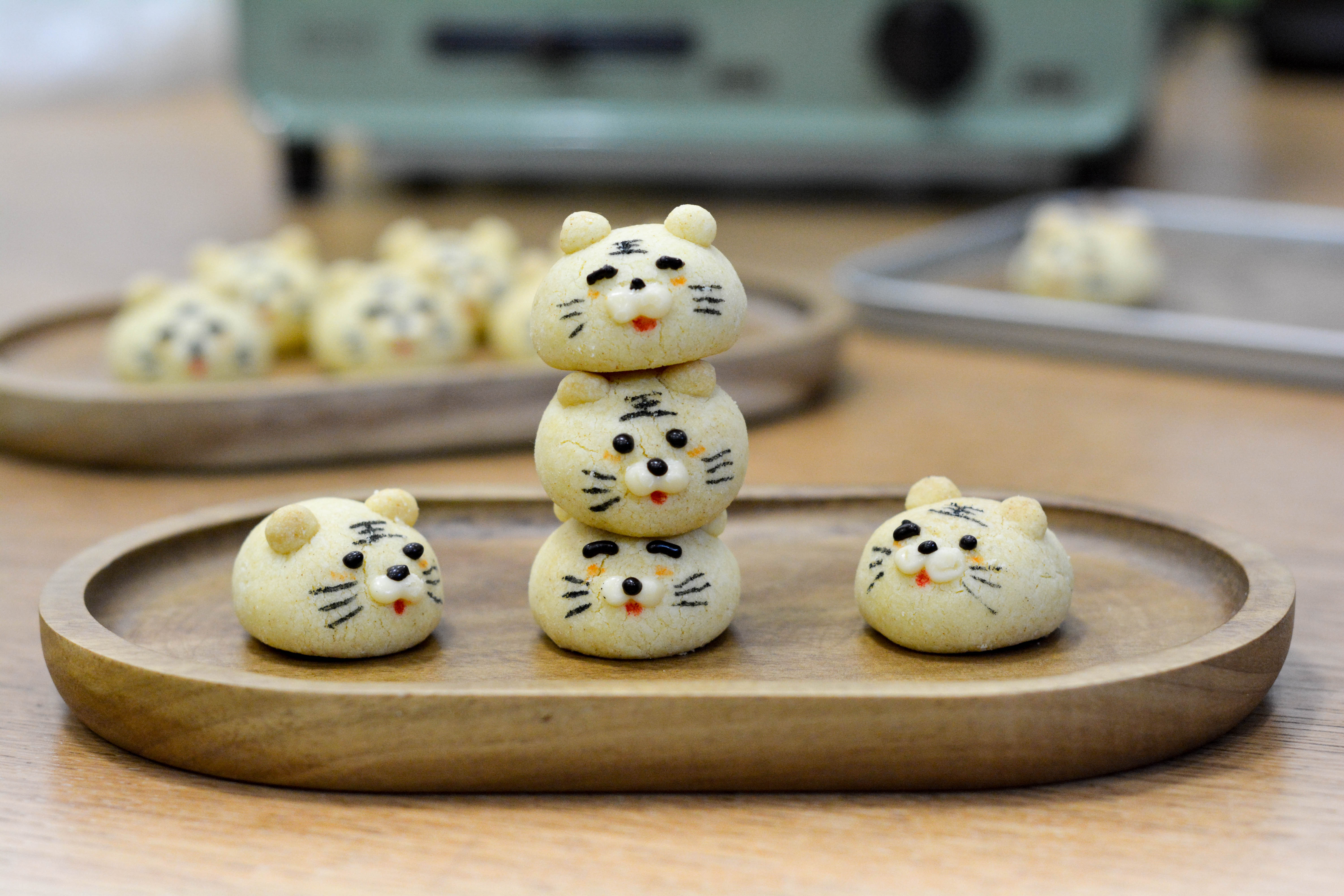 It's the Year of the Tiger, let's make Little Tiger Shortbread Biscuits ...