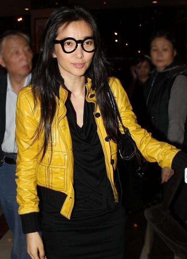 The gap between Li Bingbing and the stage is too big, her plain makeup ...