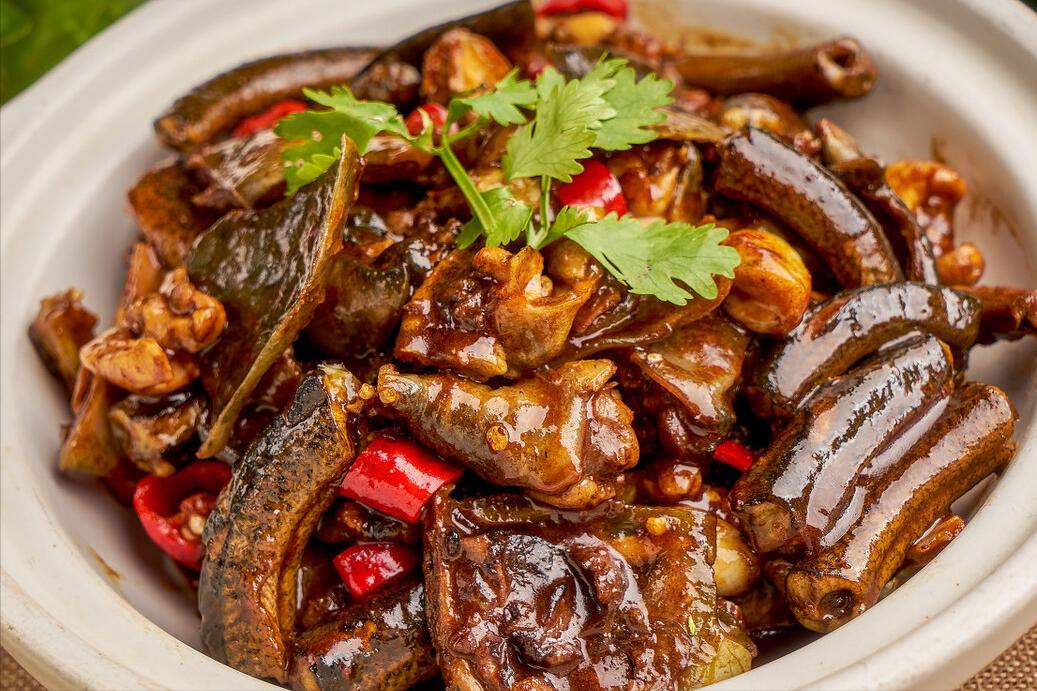 Don't rush to cook the eel, do 2 more steps in advance, the eel is ...