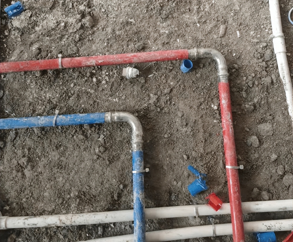 How do the plumbing lines go during the renovation? - iNEWS