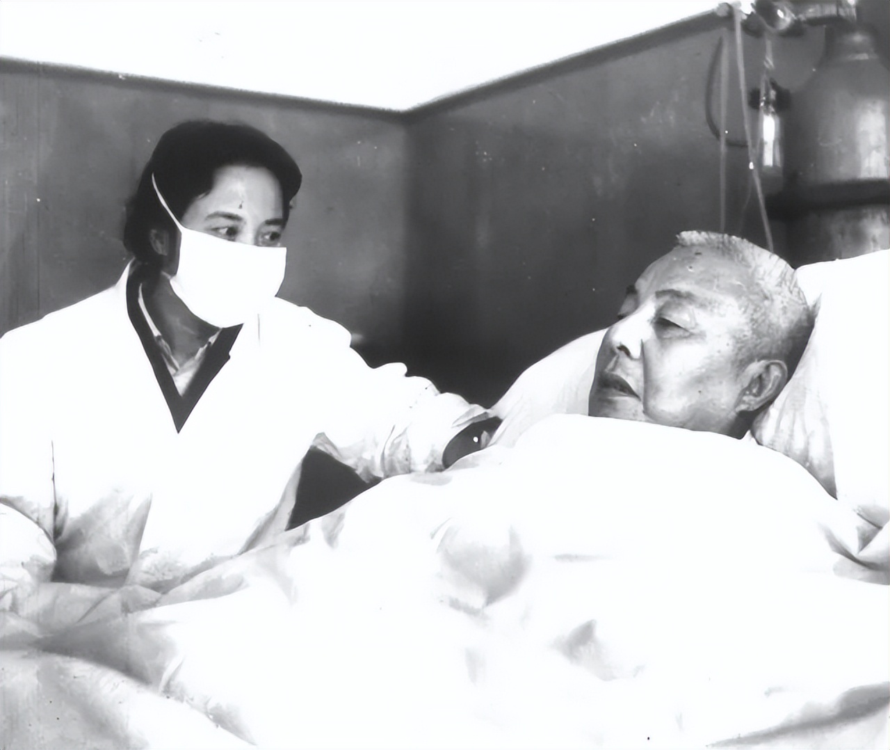 A 50-year-old general fell in love with a 22-year-old girl, but the ...