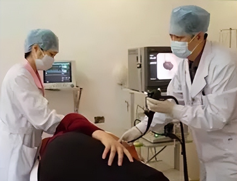 What is the difference between "ordinary colonoscopy" and "painless ...