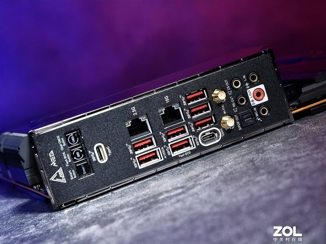 Stacking Super God MSI MEG X670E GODLIKE Motherboard Review - iNEWS