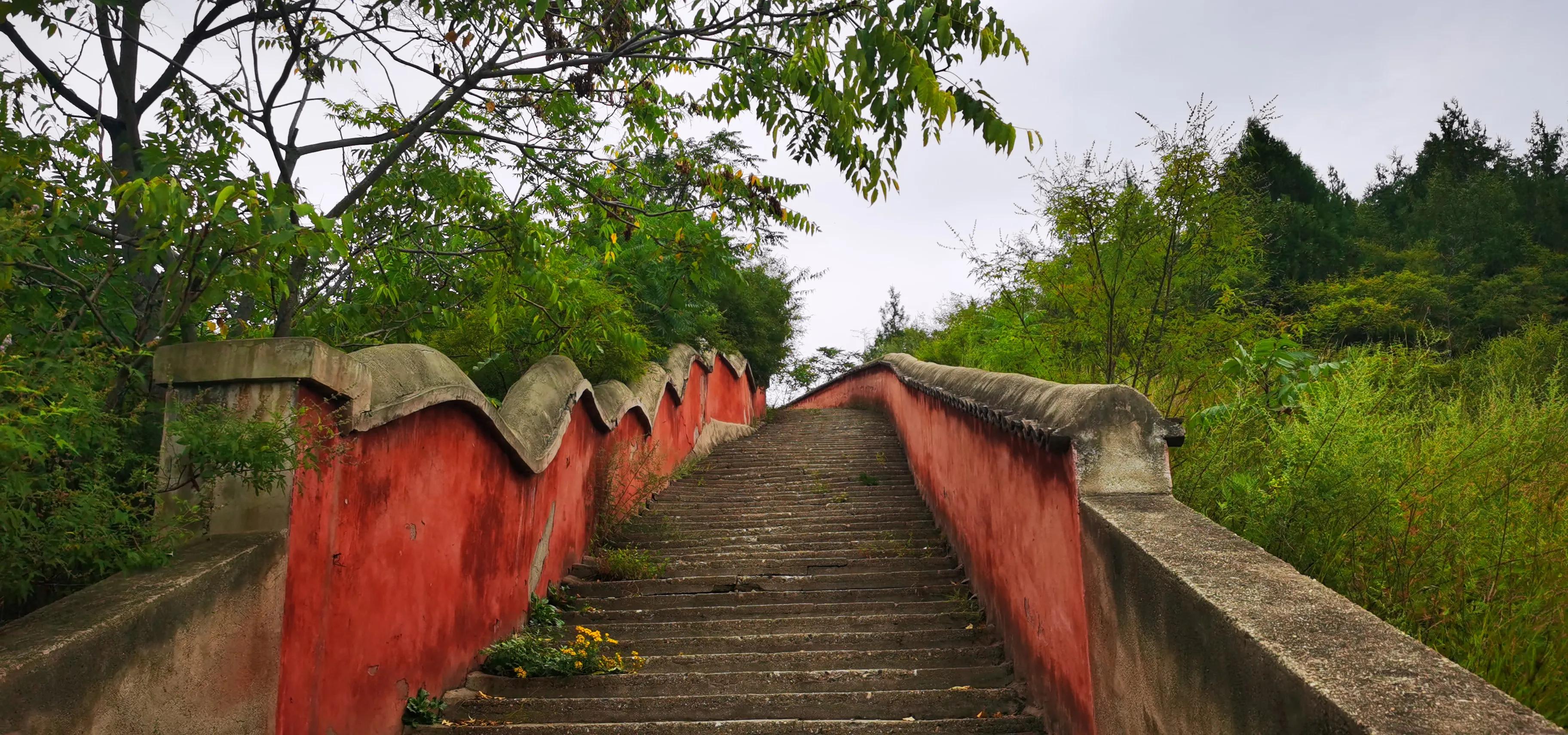Wayao Qipan Mountain Scenic Area - a "treasure gourd"-like feng shui ...