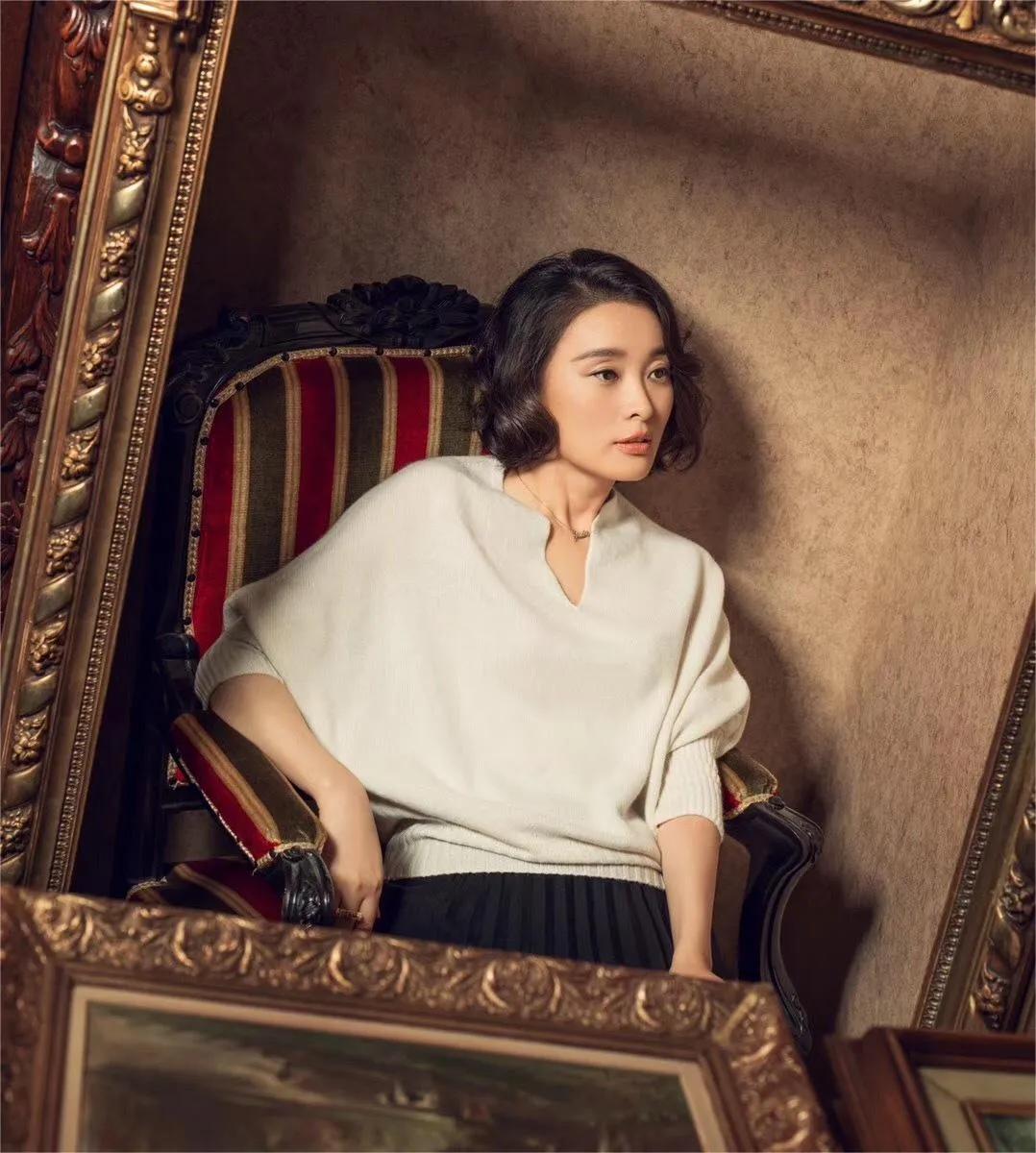 Very admired actress, intellectual and pure beauty - iNEWS