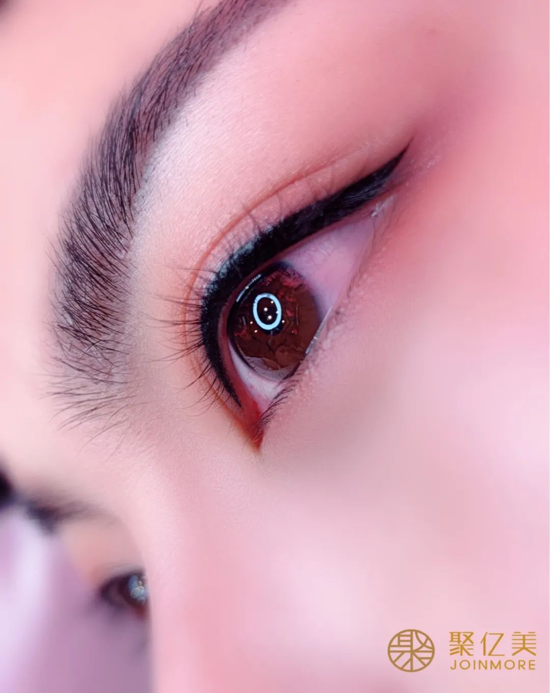 What are the benefits of semi-permanent contact lenses? - iNEWS