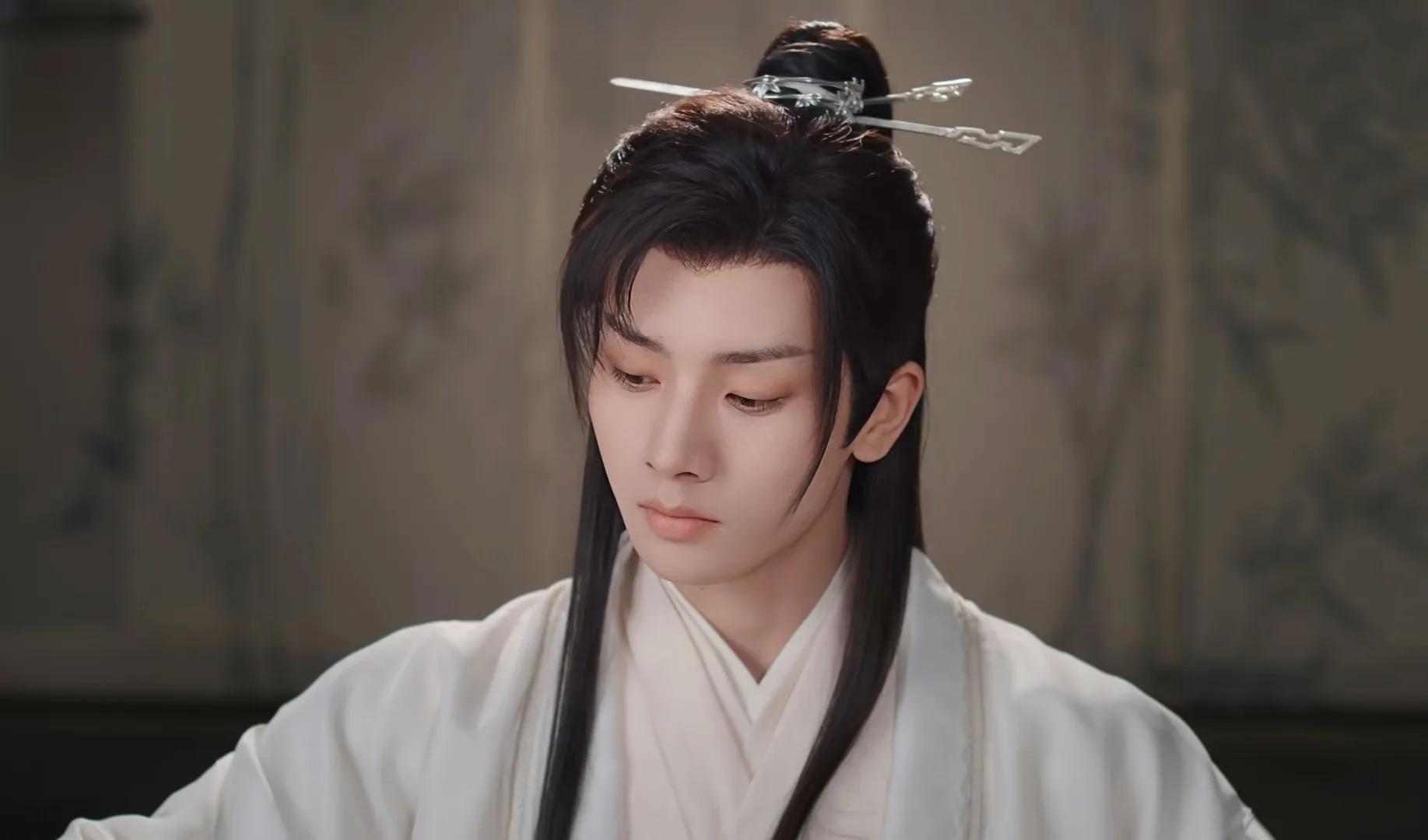 "Anecdote of Hua Liuli" Yun Han is actually a double agent, who is the ...