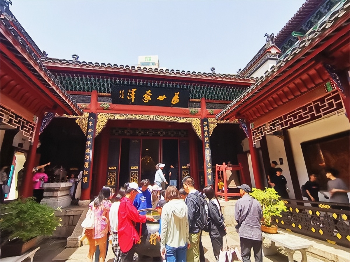 On April 30, Qingchuan Pavilion, a scenic spot under the Guishan ...