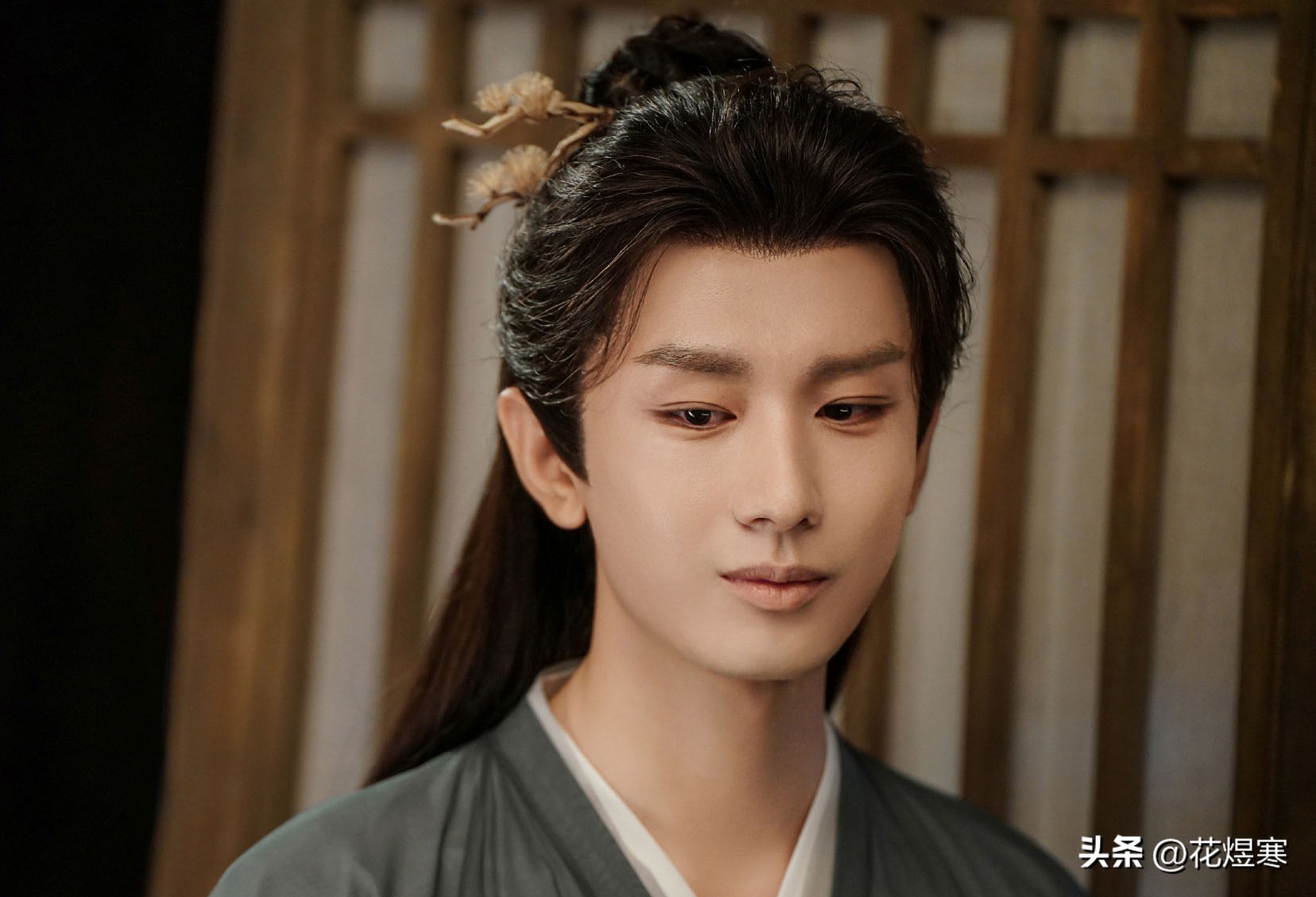 In "Lotus House", when Li Qiao "marries" Di Feisheng and Li Lianhua ...