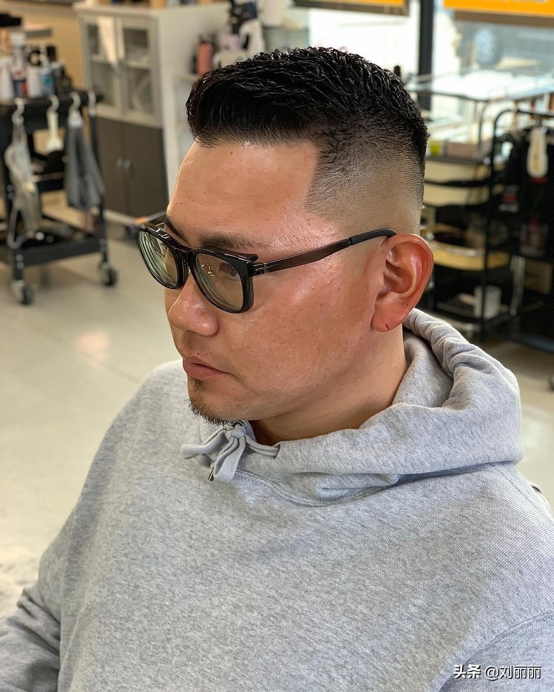 The men's hair that exploded in March was so handsome that he ...