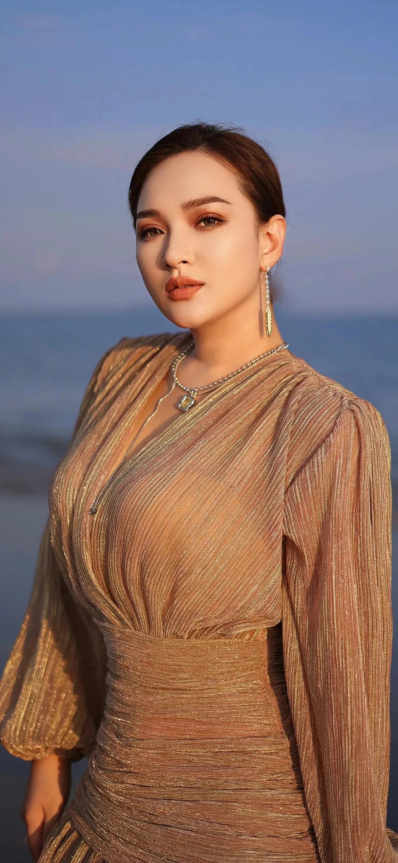 Mrs. Tang Xuan is sexy, everyone loves it, and flowers bloom when they ...