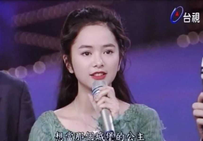 Ye Yunyi: Married to a wealthy family at the age of 22, divorced at the ...