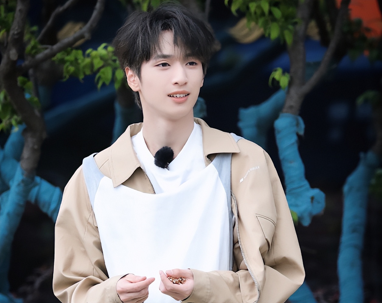 "Running Man" Fan Chengcheng receives red envelopes, the baby is rich ...