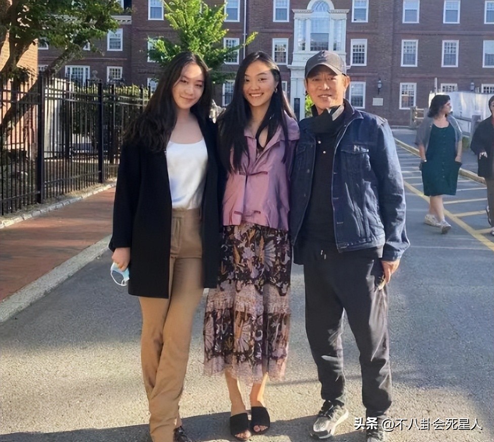 Both are Jet Li's own flesh and blood, the daughters of Huang Qiuyan ...