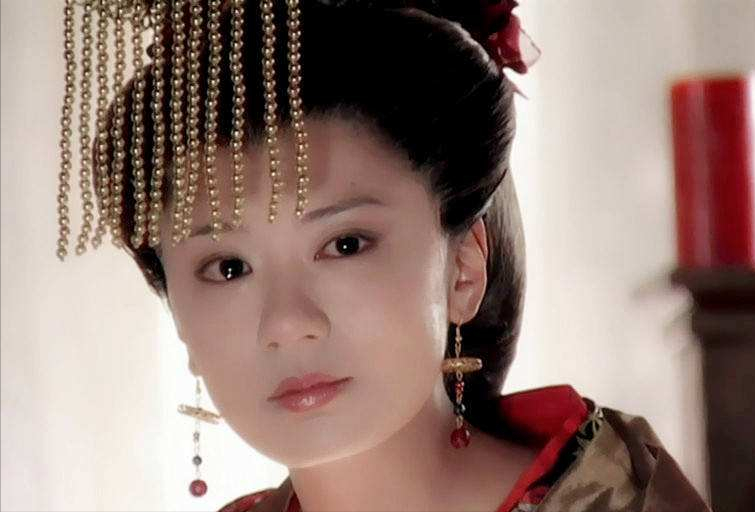 There are "tall face" actresses, I only take these 5, the actual one is ...