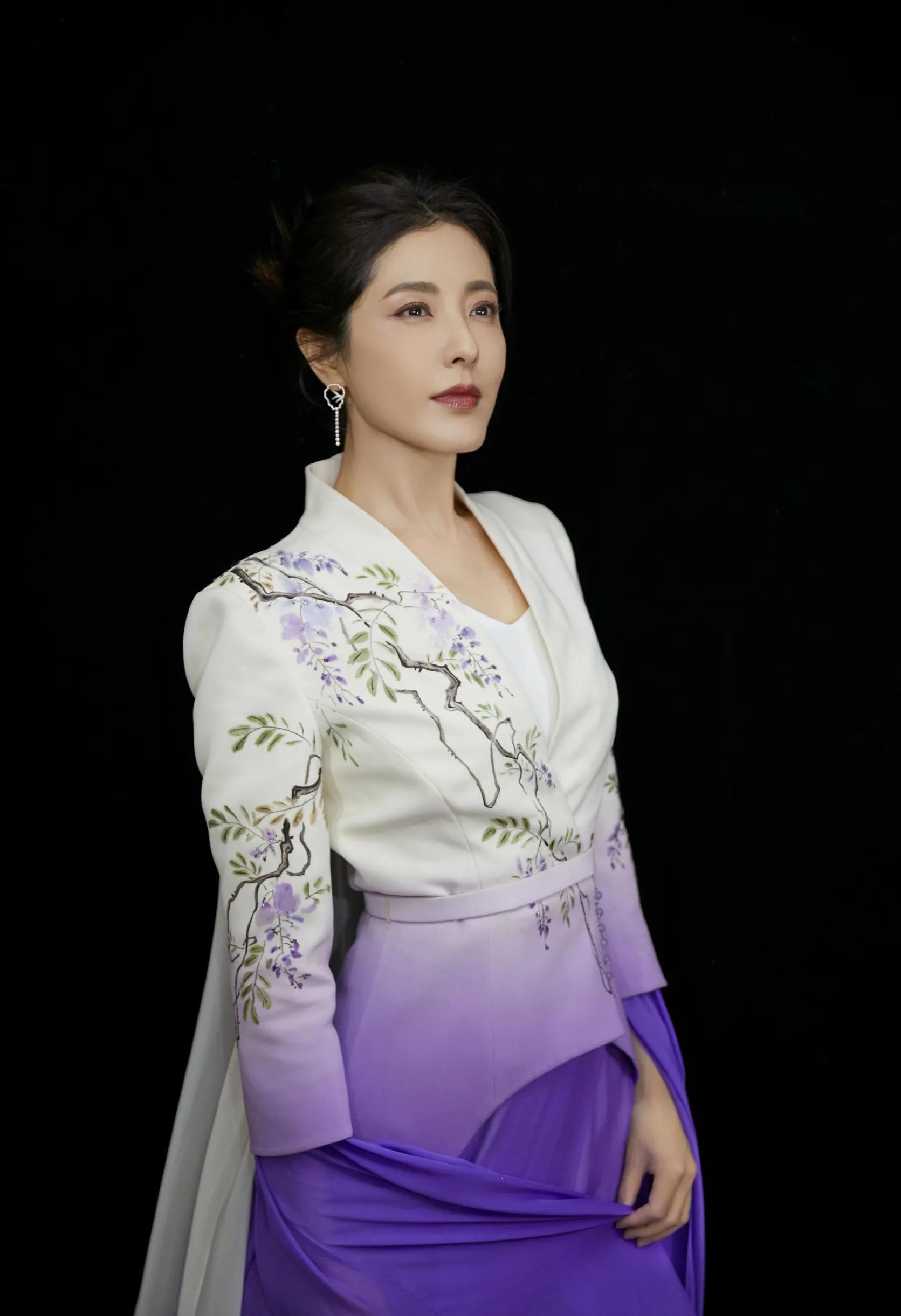 Zeng Li, beautiful and moving actress - iNEWS
