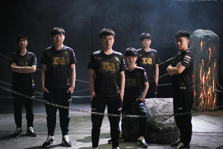 RNG and DRX rushed to the hot search in the same group, and fans ...