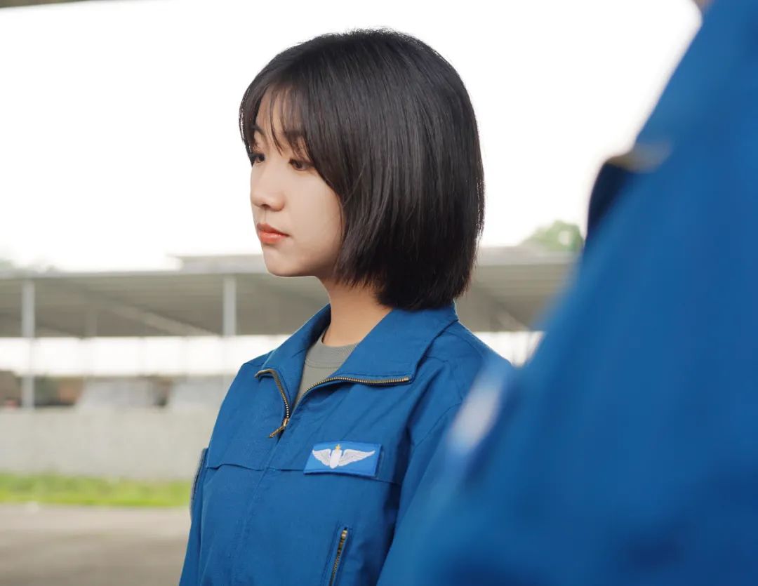 Miss Army pilot, stunning the whole network - iNEWS