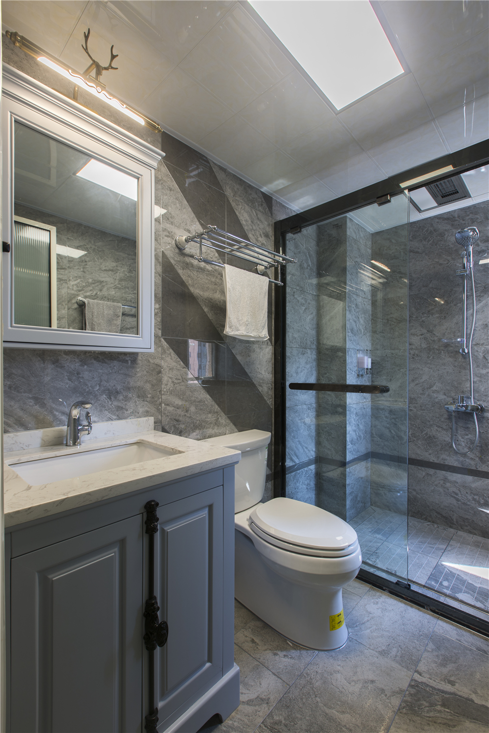 The 116-square-meter American-style light luxury style expresses the ...