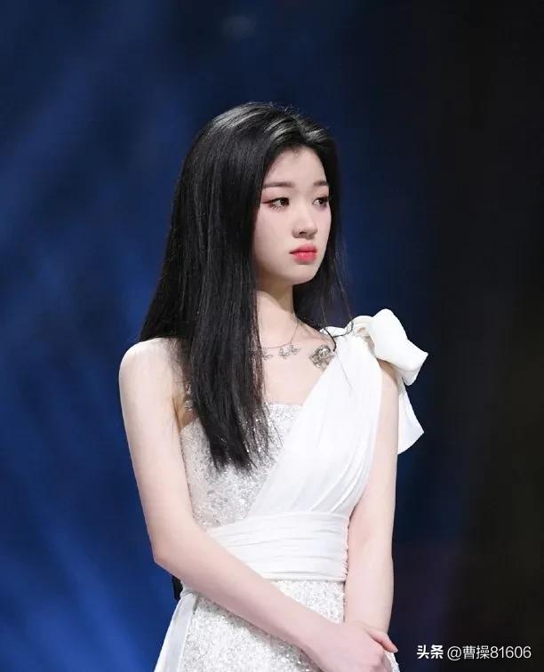 Sexy goddess Shan Yichun - iNEWS