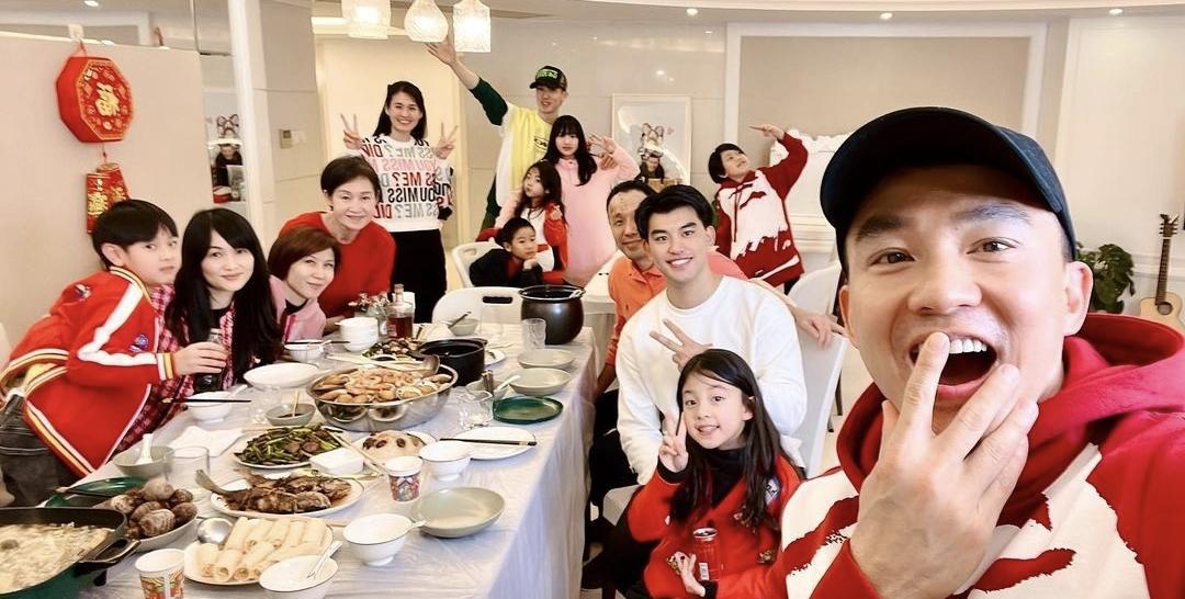 Wu Zun and Liu Genghong have a Spring Festival dinner, Max and his ...