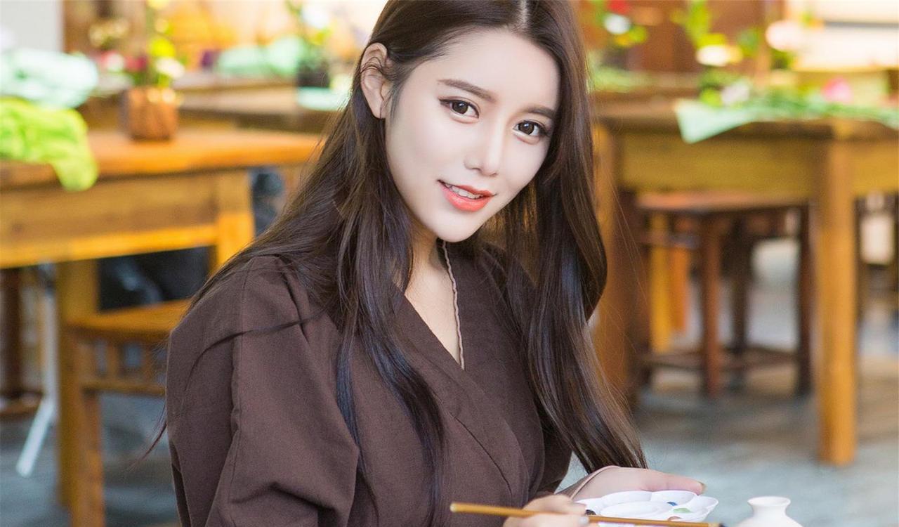 Gu Yue was married three times in her life. Unfortunately, she died suddenly while taking a ...