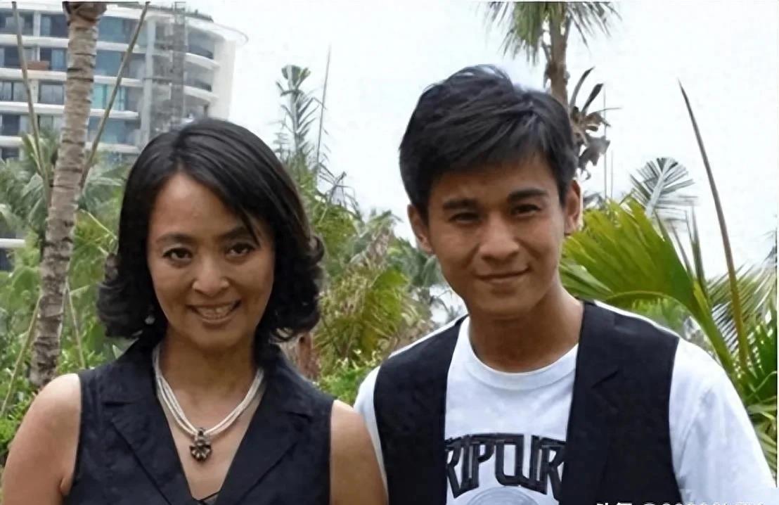 Li Qinqin is stunning the world now and will never marry a Chinese ...