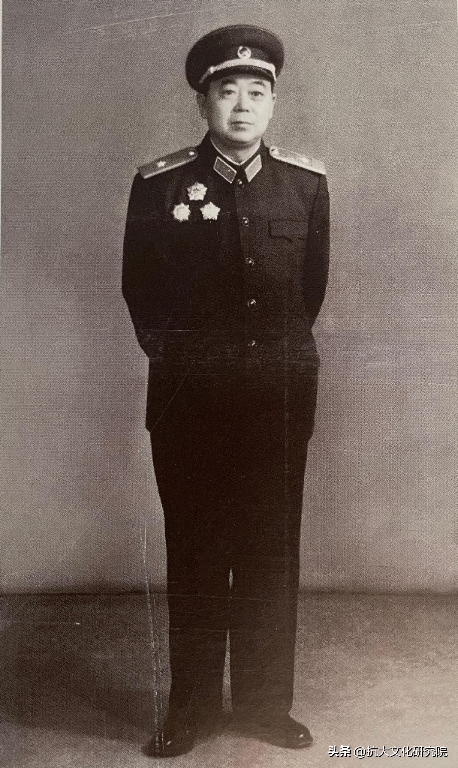 Li Zhongnan, son of Li Daqing, a member of the Anti-Japanese University ...