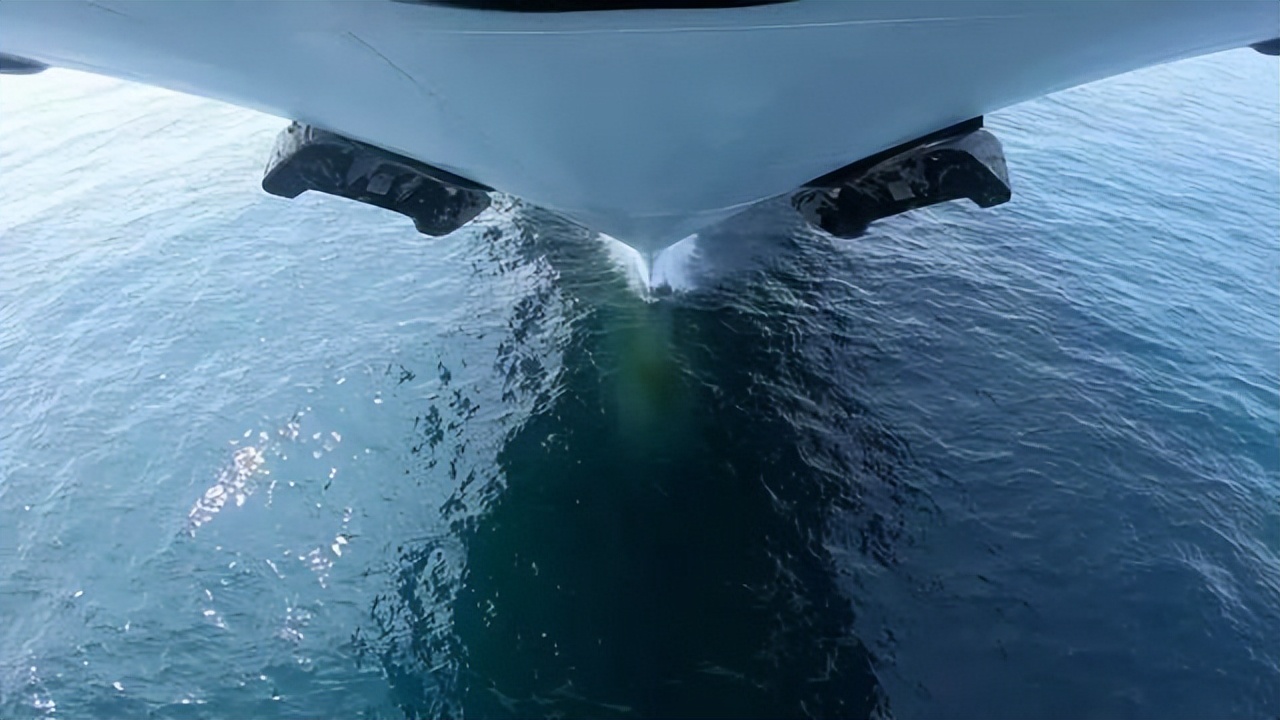 How hard is it to sink an aircraft carrier? - iNEWS