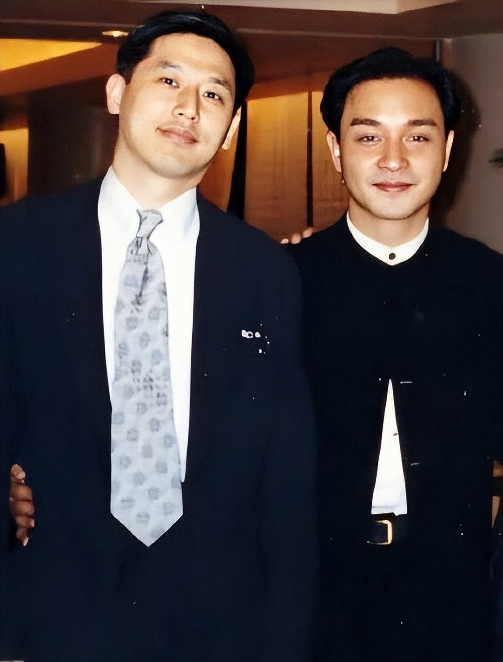 Leslie Cheung's former love, 64-year-old Tang Hede travels abroad and ...