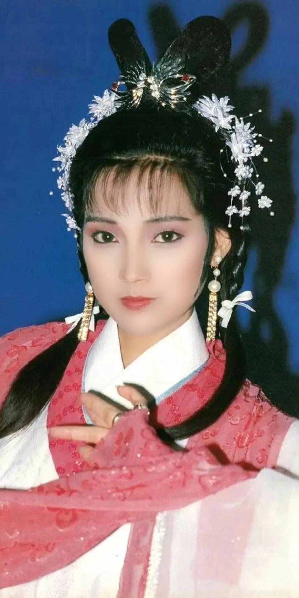 Star nostalgia series picture wallpaper ~ Qi Meizhen - iNEWS