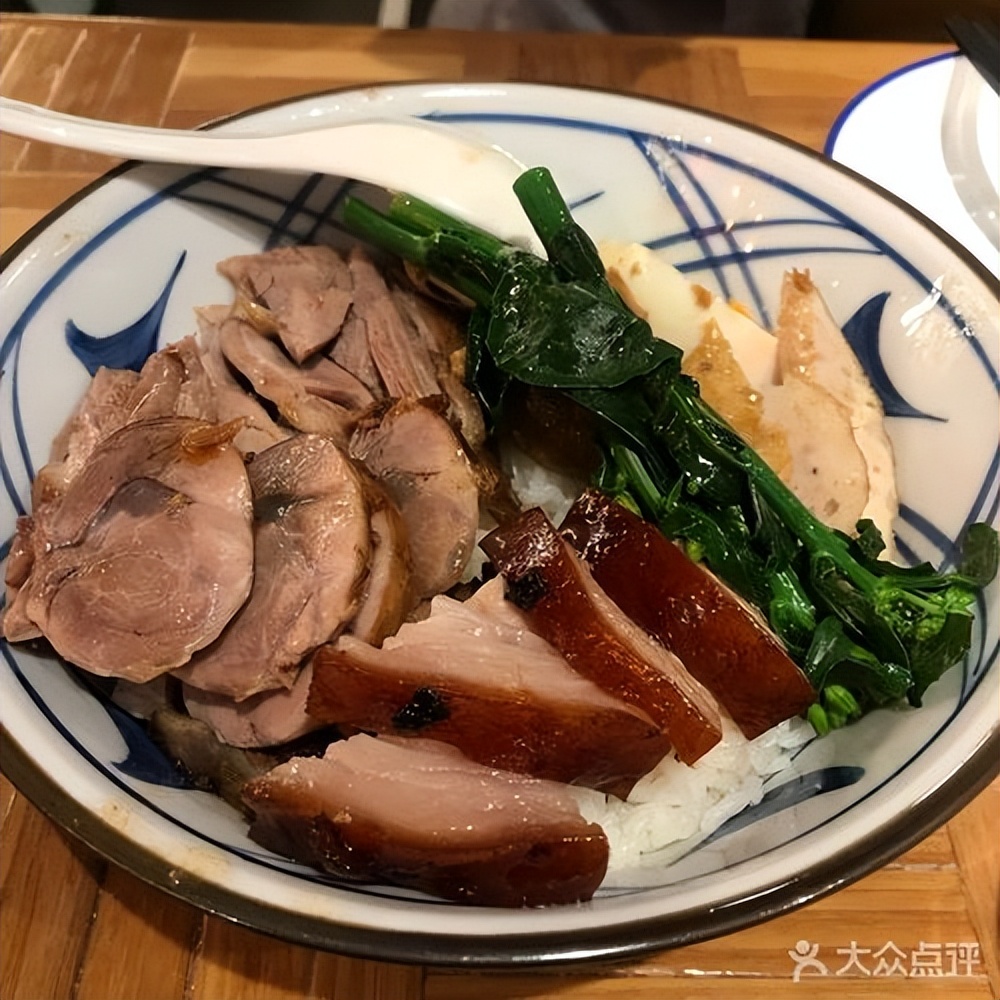 Chaoshan special food, goose and pork knuckle rice, the set meal cost ...