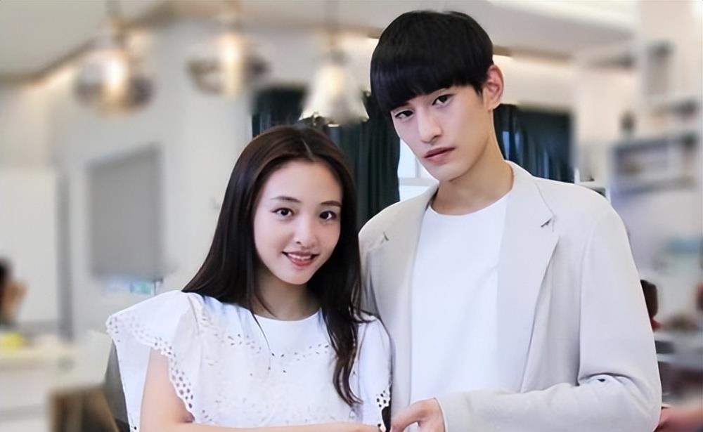 How important is an actress's looks? Just watch Wu Qian and Hu Yixuan ...