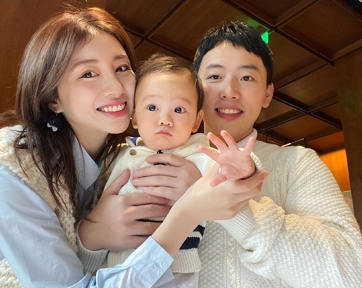 Olympic champion Zou Kai takes a recent photo: 1.58 meters tall ...