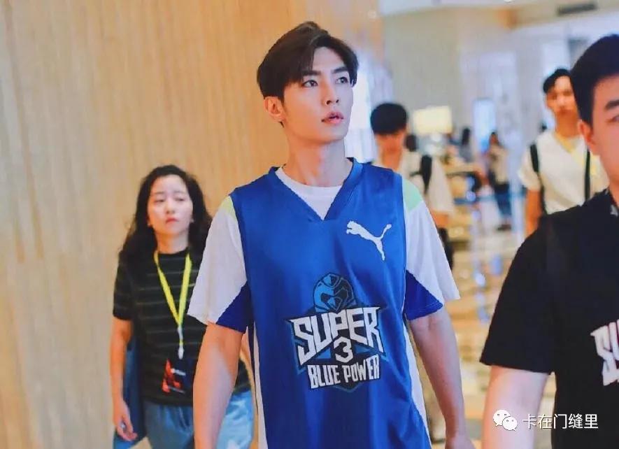 A close photo of young Aaron Yan and Kobe Bryant, Aaron Yan is a ...